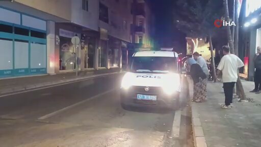 İki Grup Arasında Çıkan Kavgada Bıçaklandı | İzlesene.com İki Grup Arasında Çıkan Kavgada Bıçaklandı | İzlesene.com
