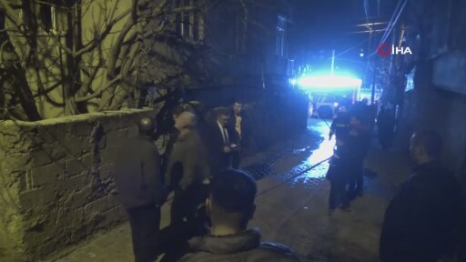 Müstakil Evde Tüp Patladı, Ardından Yangın Çıktı | İzlesene.com Müstakil Evde Tüp Patladı, Ardından Yangın Çıktı | İzlesene.com