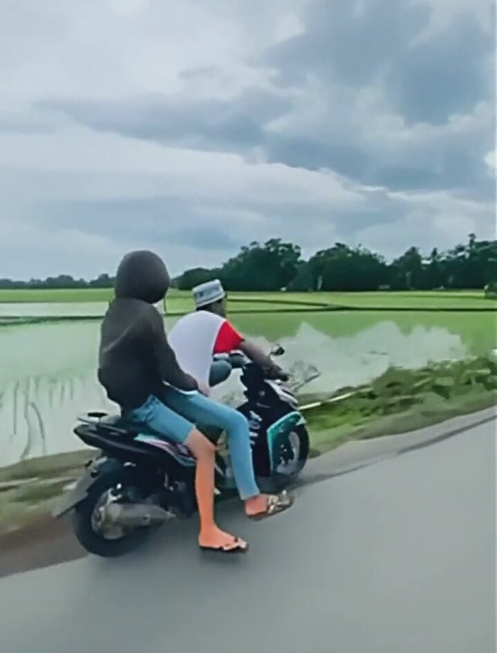 Motosiklette İki Kişi Tek Teker Yapmanın Zararları | İzlesene.com