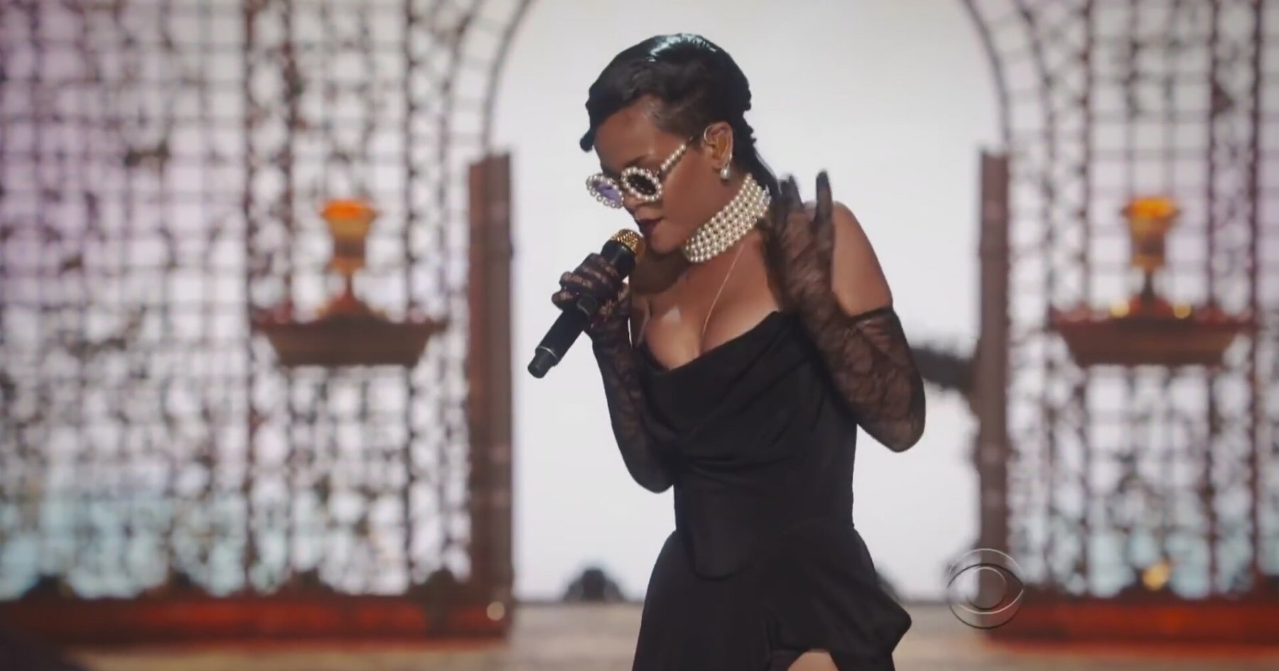 Rihanna - Diamonds Live Victoria's Secret Fashion Show 1080p HD ...