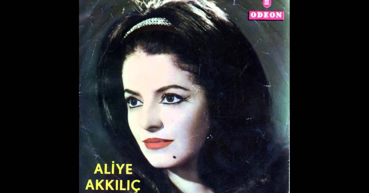 Aliye Akkılıç - Şu Yalan Dünya'ya Geldim Gezerim | İzlesene.com Aliye Akkılıç - Şu Yalan Dünya'ya Geldim Gezerim | İzlesene.com